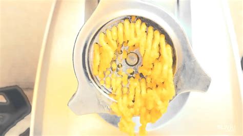 КАК ИЗ 1 АПЕЛЬСИНА СДЕЛАТЬ 2 ЛИТРА СОКА! - YouTube