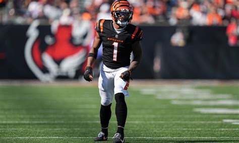 2022 Nfl Injury Report Week 8 Chuba Hubbard Deebo Samuel And James