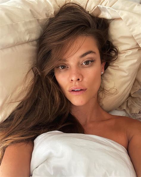 Bed Selfies Rninaagdal