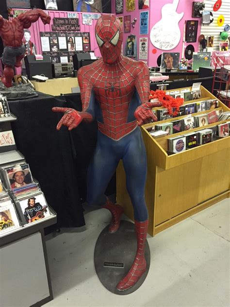 Life Size Spider Man Statue Limited Edition Blockbuster Spiderman