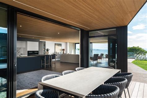 Lakehouse Luxe Nero Abodo® Vulcan Cladding And Straw Abodo® Vulcan