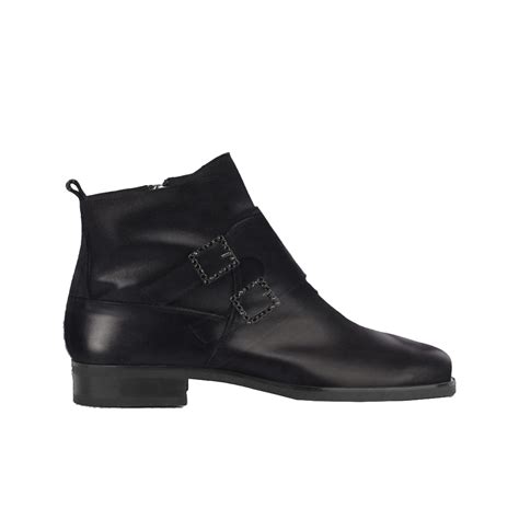 Riva - The Little Shoe Shop