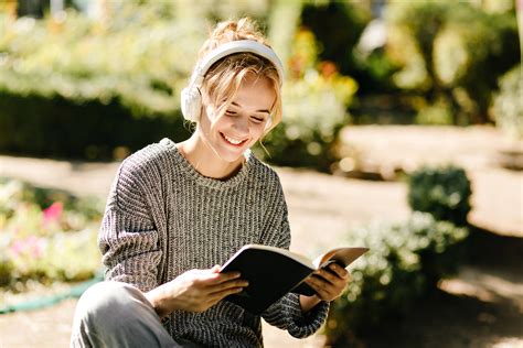 Developing Vocabulary Through Reading In English