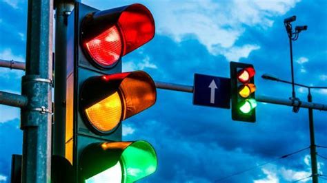 Comment Fonctionnent Les Feux De Signalisation Intelligents Assistance Démarches