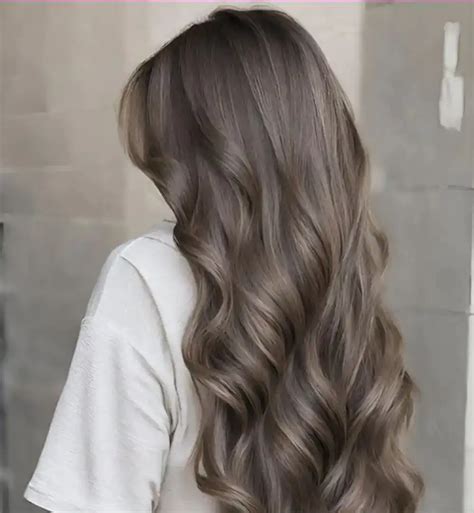 رنگ موی موکا شیک و ترند سال 2025 برای بانوان خاص پسند و خوش استایل