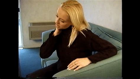 Yennas Hazy And Smokey Timeout Bobs Videos Nylon And Smoke Store