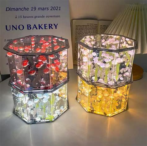 Собранный восьмиугольник куб с тюльпанами трояндами прозрачный зеркальный ночник — цена 599 грн