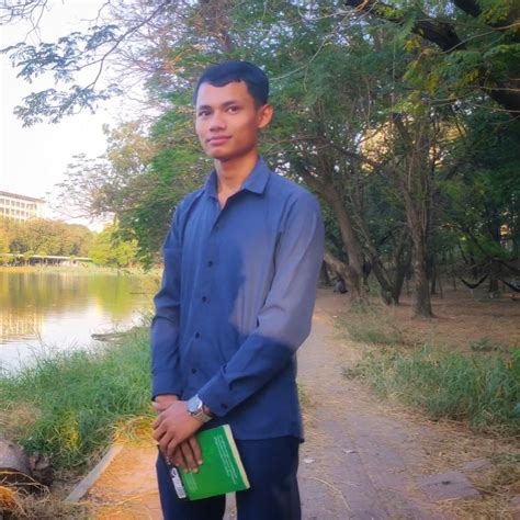 ទោះ បច្ចេកវិទ្យាទំនើប តែយុវជនចូលចិត្តអានសៀវភៅផ្ទាល់ ជាងសៀវភៅអេឡិចត្រូនិក