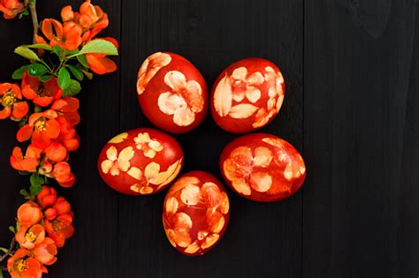 레드 부활절 달걀 엽서 컨셉입니다 복사 공간 사용 가능한 공간 0명에 대한 스톡 사진 및 기타 이미지 0명 계절 공휴일 Istock