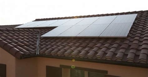 Соларни панели Монтаж и свързване на соларни панели във фотоволтаична