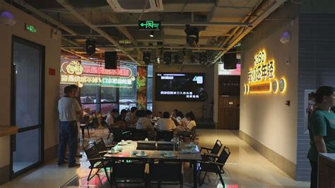 襄州：喝啤酒吃烤串 这才是夏天的节奏！ 荆楚网 湖北日报网