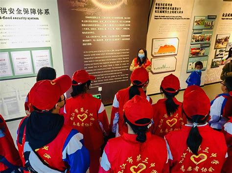 弘扬抗洪精神凝聚青春力量九江三中志愿者走进抗洪纪念馆 九江三中