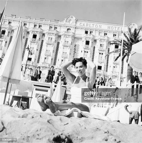 The Polish Actress Bella Darvi Waiting For The Opening Of Cannes Film
