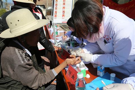 专家义诊在道孚 温暖基层群众心 藏地阳光新闻网