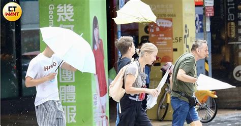 網嘆是「颱風假最可憐職業」 一票苦主取暖：休假被抓回來 生活 Ctwant