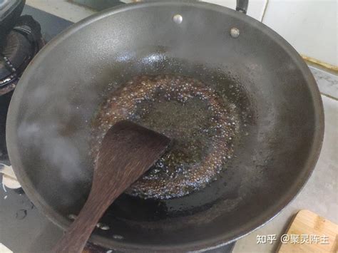 一道爽脆可口的白灼芦笋