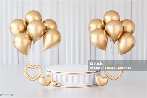 3d 렌더링 배경 화이트 로마 스타일의 골드 실린더 무대 연단은 흰색 커튼 배경에 골드 풍선과 골드 하트 가정의 방에 대한 스톡 사진 및 기타 이미지 Istock