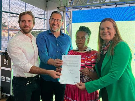 Conquista Prefeita Sheila Lemos assina ordem de serviço para