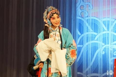 曲剧演员周玉珍简介 平顶山曲剧团演员 大山谷图库