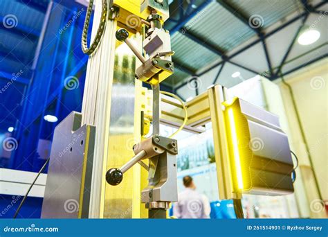 Electromechanical Machines For Testing Materials For Tensile