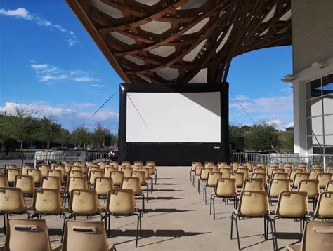 Idée de sortie le film Adieu les cons en cinéma en plein air à Metz