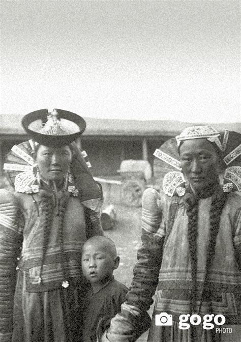 ТҮҮХЭН ЗУРГУУД №23 Xx зууны эхэн үеийн монголчууд