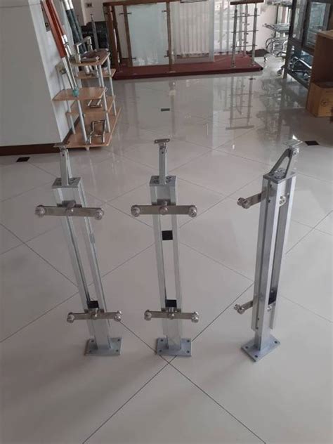 เสาสแตนเลส เสาราวบันได เสาราวกันตก เสาสำเร็จอลูมิเนียมแท้ ใช้กับกระจก 8 12มิล เจาะกระจก รหัส