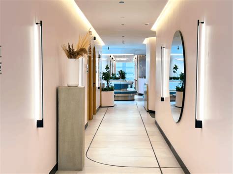 Mashfa مشفى ديرما بن ابرة النضارة الذهبية توريد الشفايفعيادات ريفايفا