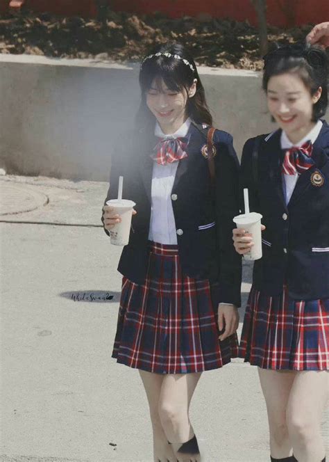 杨颖新剧最新路透照 穿校服清纯甜美变漂亮学姐 搜狐大视野 搜狐新闻