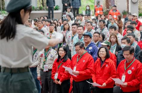黃揚明（剝雞） 前總統蔡英文今天將「辣台妹寫真輯」數位版上線，並提供限量實體版讓支持者登記索取。