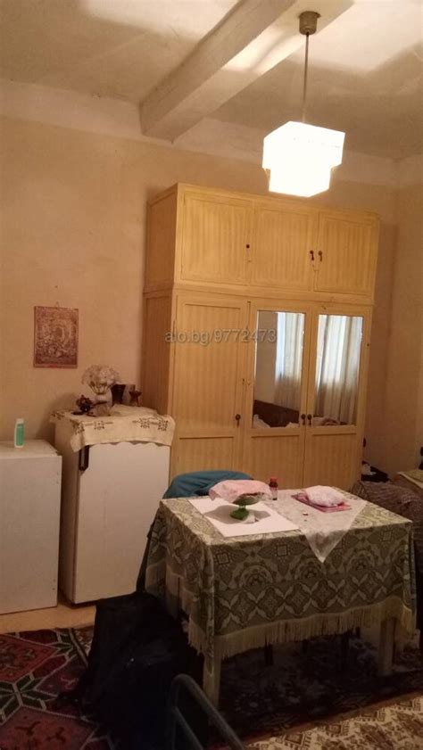 Продава се къща в село Екзарх Антимово Двуетажна къща 100 кв м РЗП 1500 кв м двор Къщи