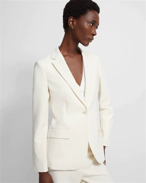 The 9 Best White Blazers For Women To Shop Right Now