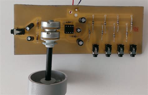 An Analog 4 Way Stereo Audio Splitter