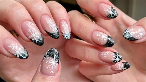 8 French Manicure Ideas For The Holiday Season