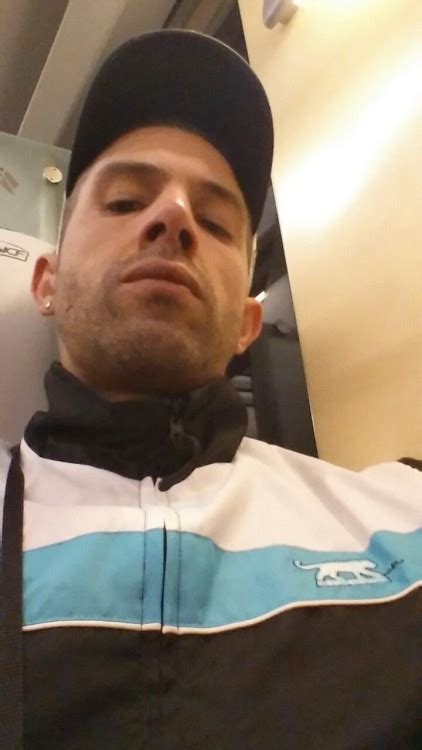 Sniff Dans Le Tgv Tumbex