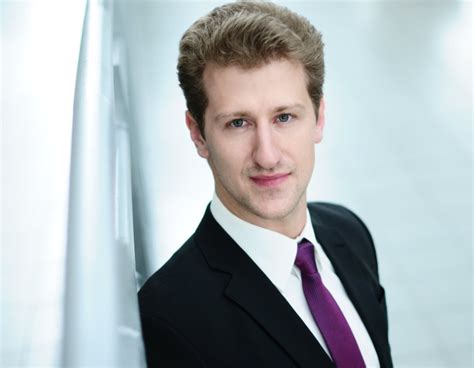 Seed Simulations Of Compact Systems And 3d Fullwave System Level Esd Simulations Nexperia