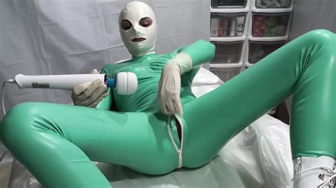 Latex Danielle Entspannt Im Krankenwagen Xhamster