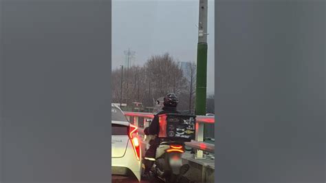 위태 위태한 배달 오토바이의 갓길운전 갓길운전 오토바이 배달 Youtube