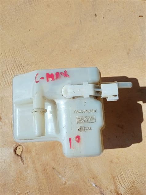 Установка бачка тормозной жидкости от форд С Max на фокус 2 — Ford Focus Sedan Ii 1 8 л 2008