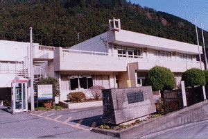 沢井図書館 青梅市図書館