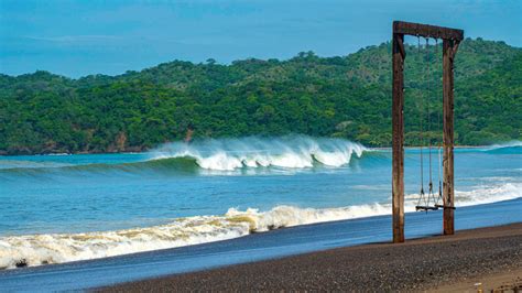 The 5 Best Beginner Friendly Surf Beaches In Central America