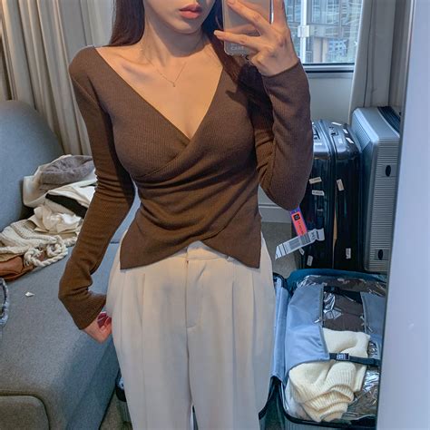 워너비뮤즈 무배🚀 남심저격💓여리섹시 크로스 랩 오프숄더 골지 니트 브이넥 긴팔 티셔츠 레이어드 이너 티 겨울 슬림 기모 니트티 7col