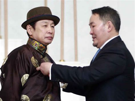 МУГЖ М Бямбажав агсны дурсгалд зориулж Намирын гол хөшөөг босгохоор болжээ Isee Mn