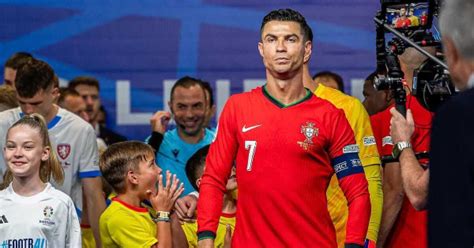 Реакциите на децата кои излегуваат со играчите се најубавиот дел од ЕУРО Кајгана