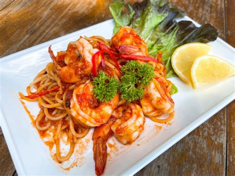 สปาเก็ตตี้ซอสมะเขือเทศกุ้ง 🍝 เรือนชายน้ำ Cafeandrestaurant