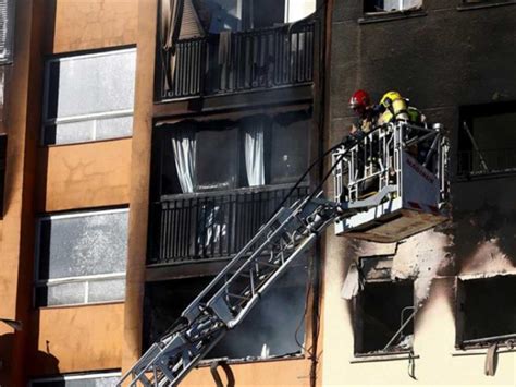 Incendio En Edificio De Departamentos Deja 3 Muertos En España