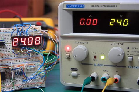 10bit 7 segment digital voltmeter 0 24v microcontroller based projects