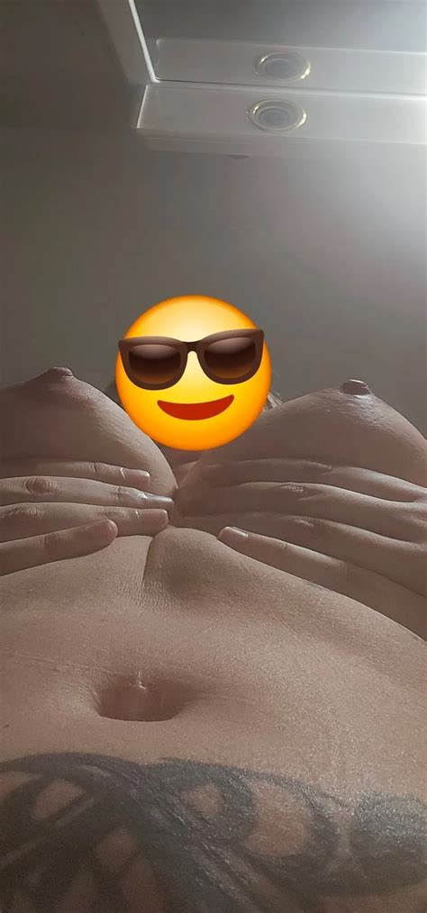 sweaty boobs while doing exercise 4 pics xhamster