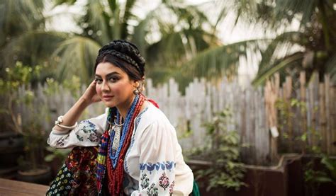 নতন সনময় জয়র চরতর কমন