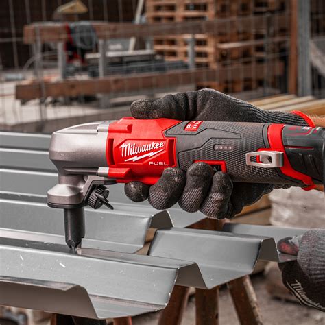 Milwaukee M12fnb16 Fuel 1 6mm Nibbler Body Protrade
